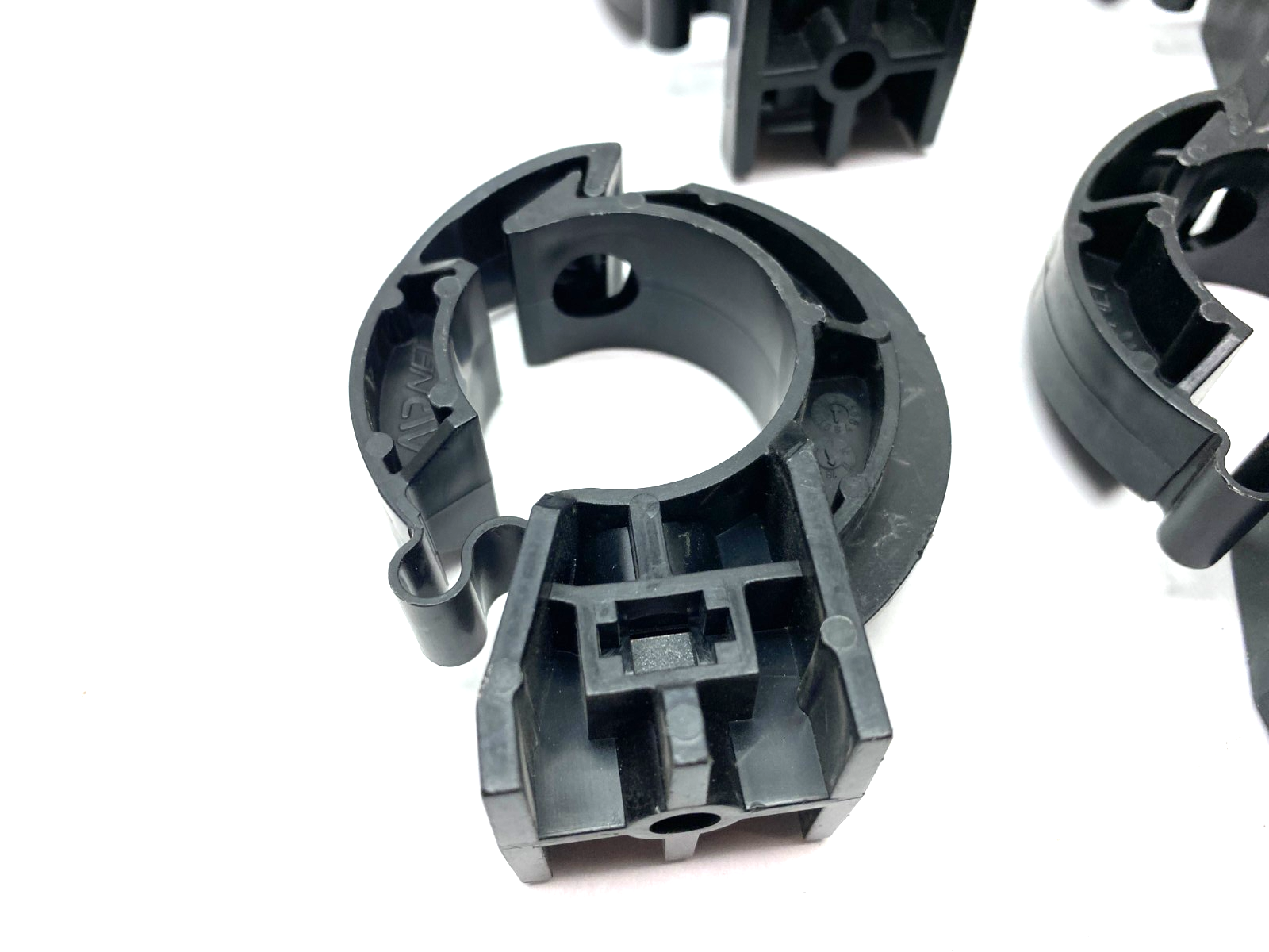 2811 4022 00 | Airnet Metric Nut Pipe Clip DN40 1-1/2" LOT OF 7 - New