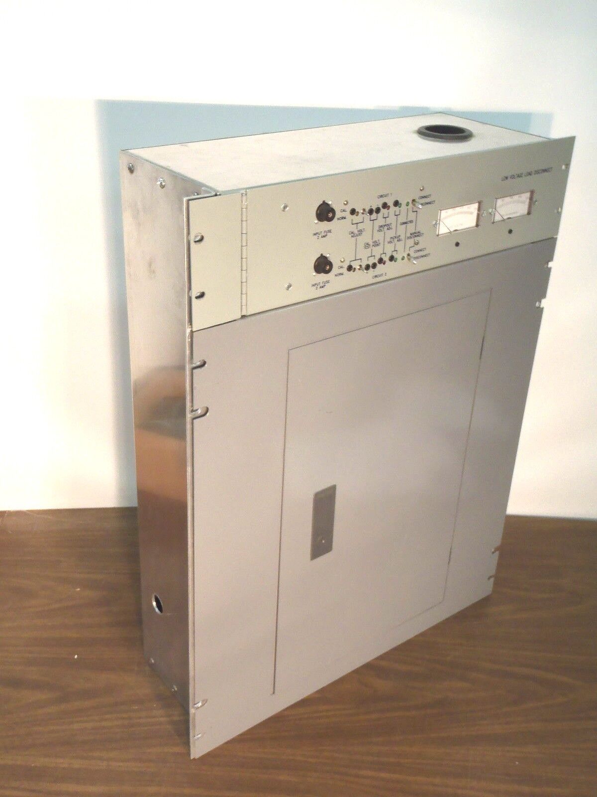 Siemens S-3 Panelboard 200 AMP 30" x 23" x 8" Enclosure
