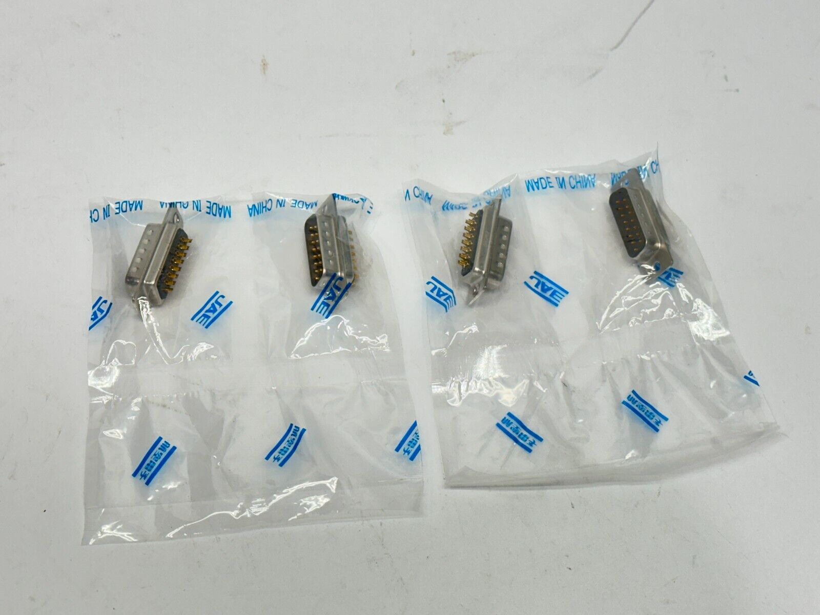 DA-15P-NR | JAE DA-15P-NR D-Sub Connector 15-Position Male LOT OF 4